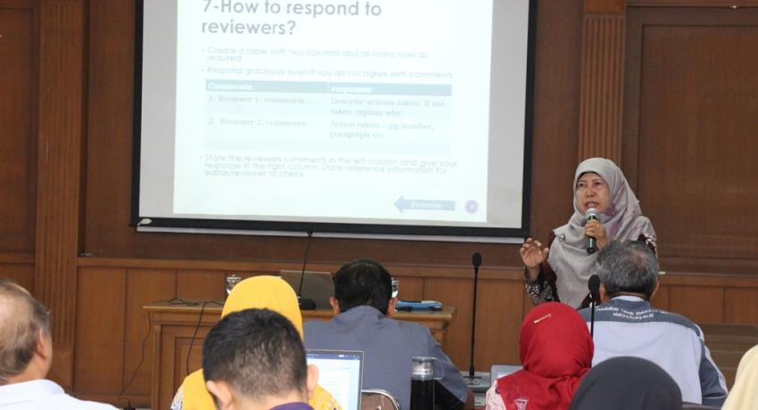 UPAYA TINGKATKAN PUBLIKASI KARYA ILMIAH MELALUI JURNAL INTERNASIONAL | Universitas Negeri Yogyakarta